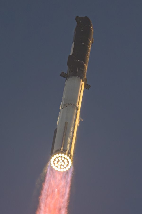 Pour son deuxième lancement, le Super Heavy est en progrès | Ciel & Espace